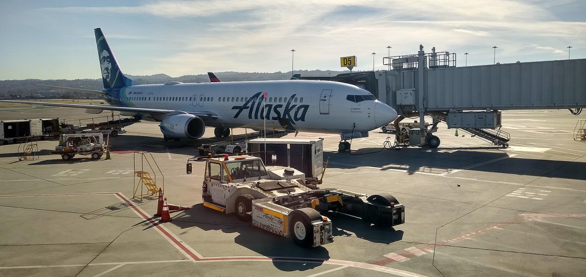 Alaska Airlines pilot faces over 80 attempted murder charges for allegedly trying to crash plane ...