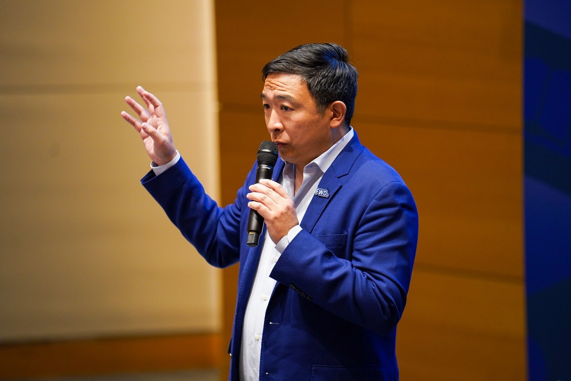 Andrew Yang Invites Elon Musk to Help Launch New Political Party ...