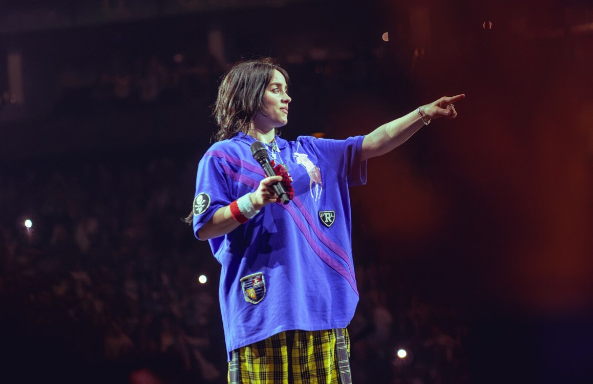 Billie Eilish Calls Elon Musk 'Pathetic' | Light Wave