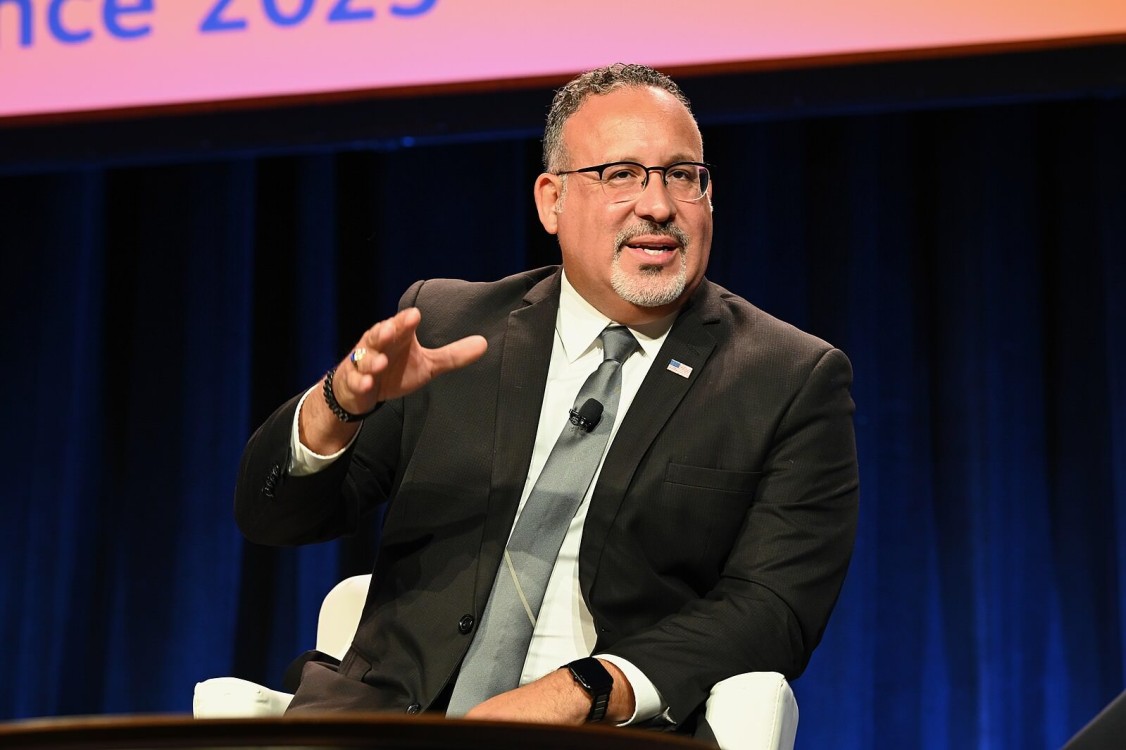 Ed Sec. questions if parents 'know what's right for their kids' | Light ...