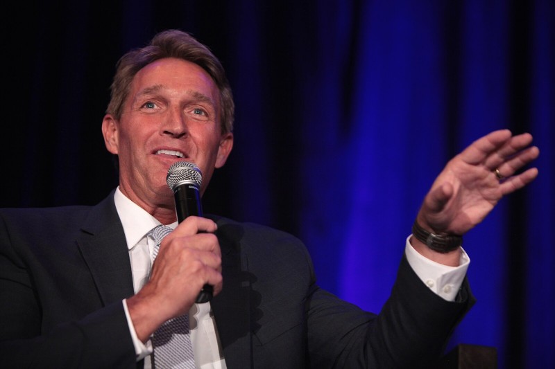 Flake Says GOP Is Nearing a Major Split From Trump | Light Wave