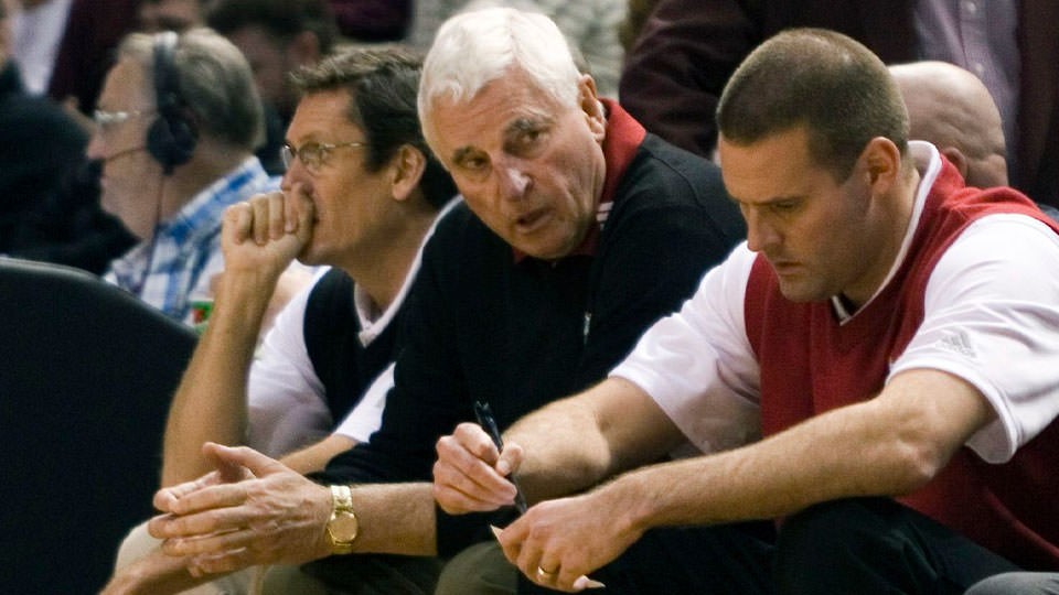Hall of Fame basketball coach Bob Knight dies at 83 | Light Wave