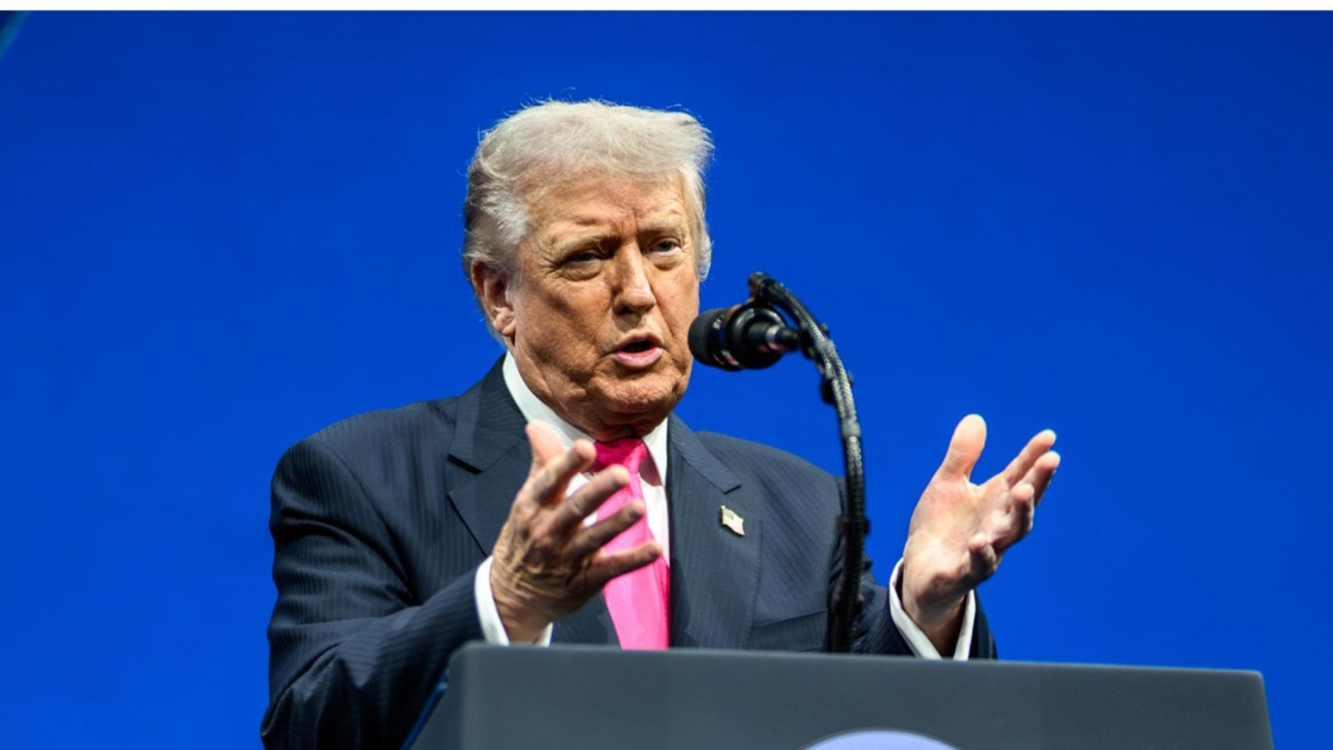 Poll: Trump’s Approval Plunging to New Lows | Light Wave