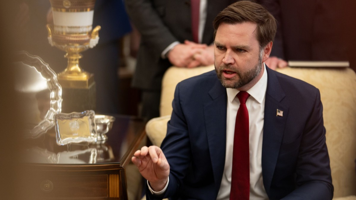 Pope Leo Gives JD Vance Cold Shoulder After Inaugural Mass | Light Wave