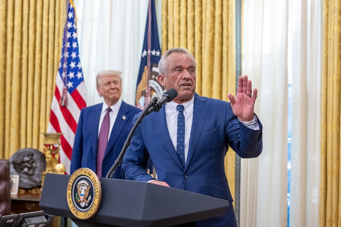 RFK Jr. Calls for Ban on Soda Purchases Using Food Stamps | Light Wave