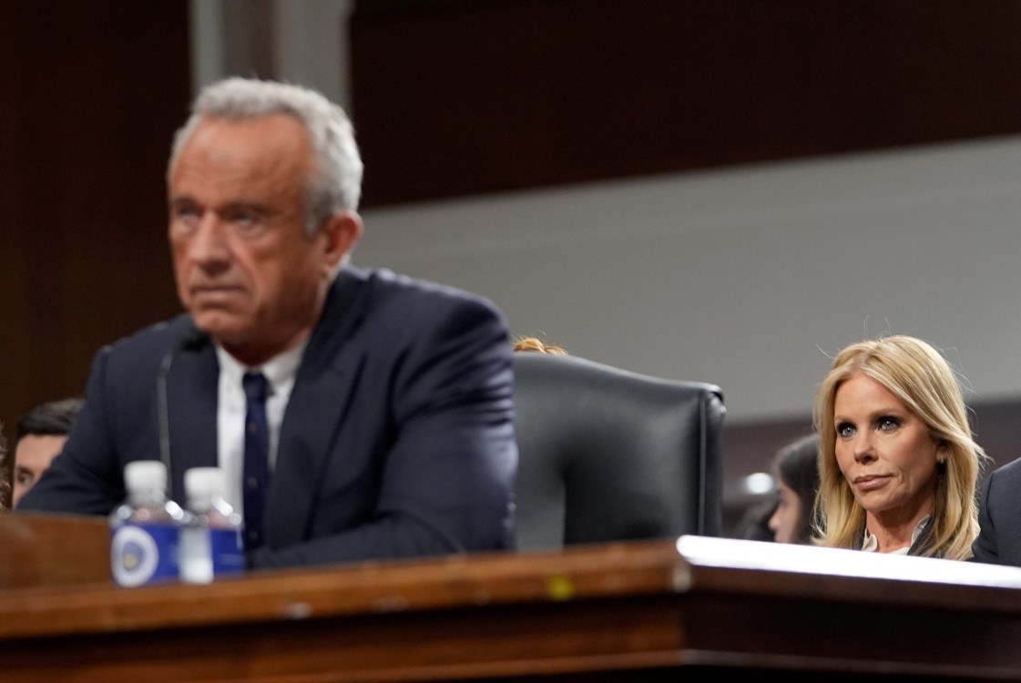 RFK Jr.’s Wife Speaks Out on Kennedy Family Split: 'It Was Hard ...