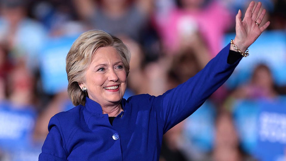 Students stage walkout of Hillary Clinton's college class | Light Wave