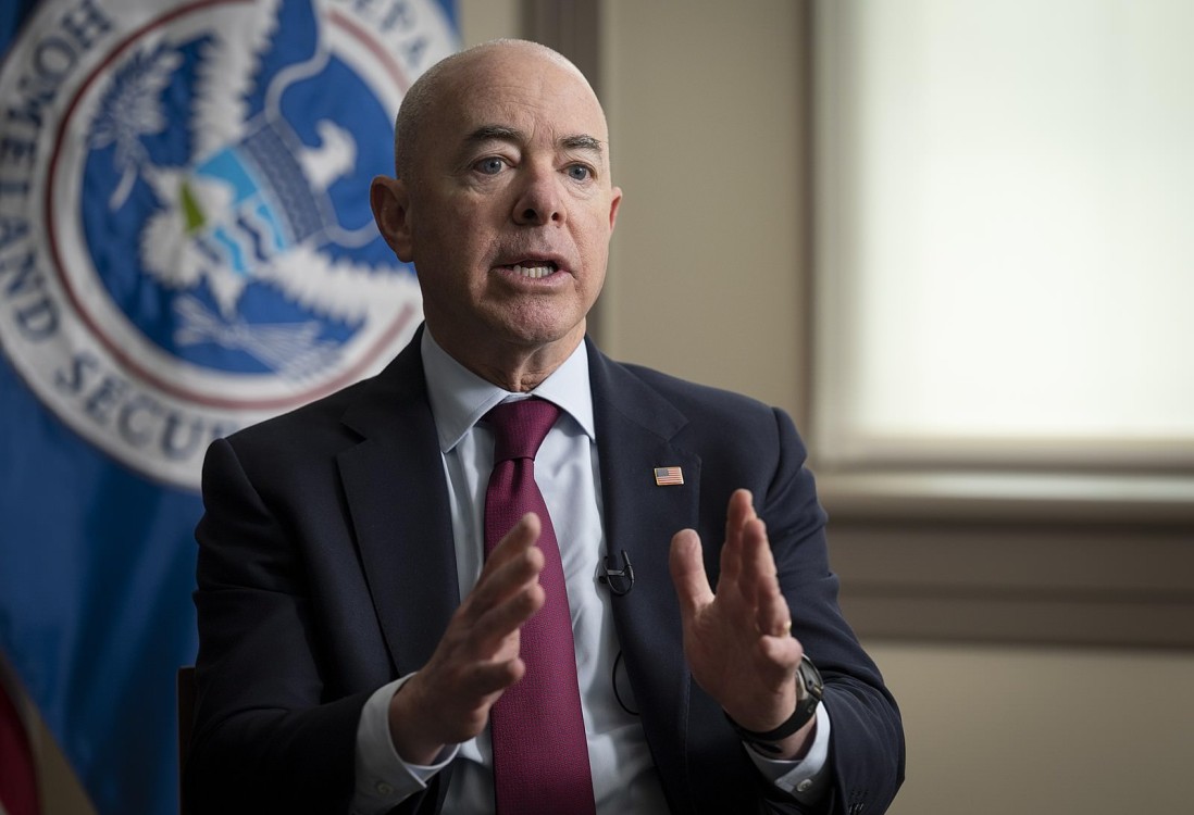 Biden makes sweeping work-permit grant to 500K Venezuelan migrants ...