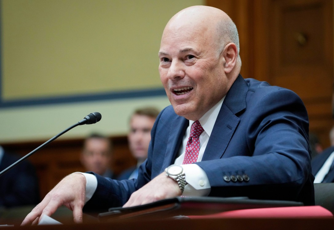 Top USPS Leader Steps Down, Union Issues Warning | Light Wave