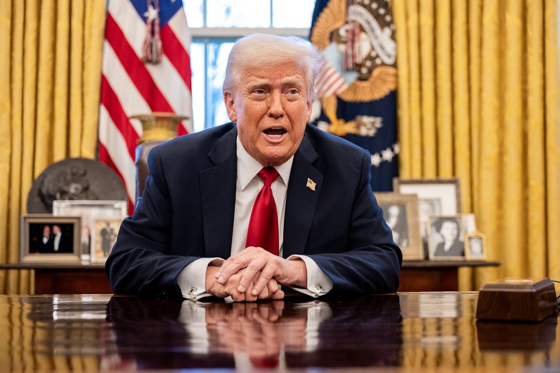 Trump’s Small Package Tariffs Slash U.S. Mail Deliveries by 80% | Light ...