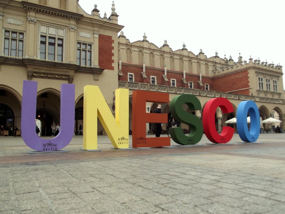 US Returns to UNESCO in Bid to Guide the Politics of AI & Internet ...